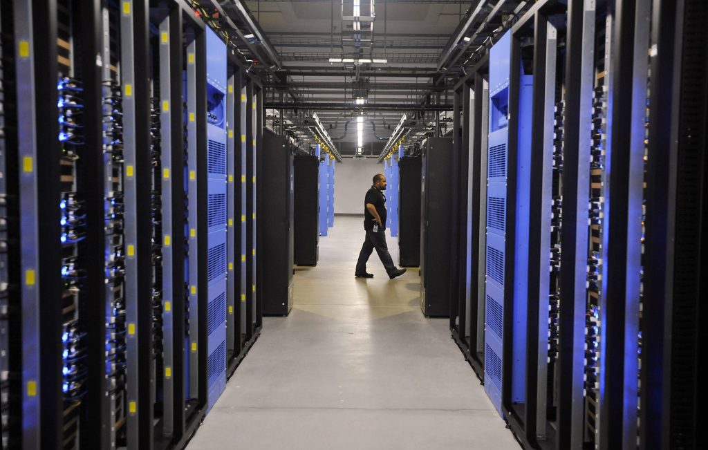 Dentro de los data center más grandes - Un Poco Geek